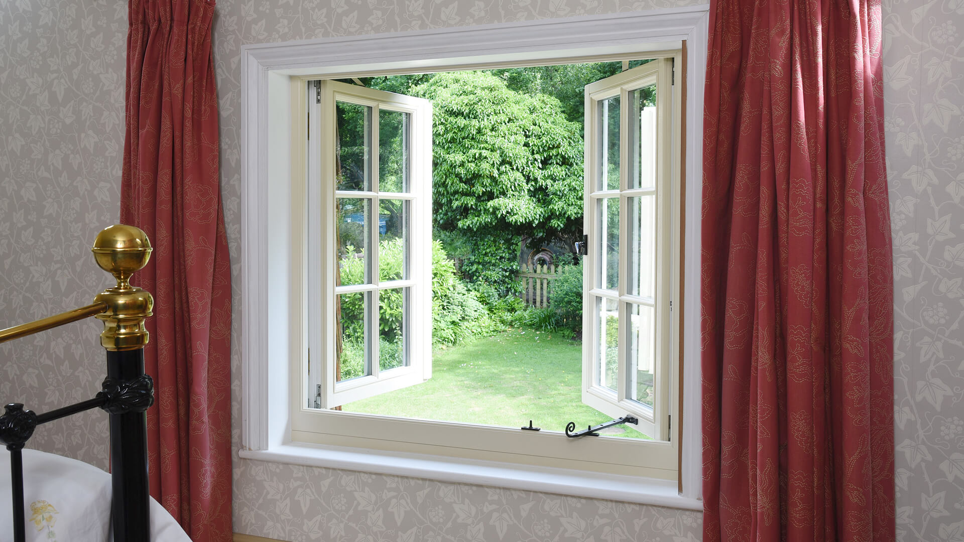 Timber Flush Windows Sussex & Kent | Wooden Flush Windows from County